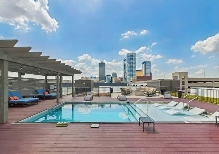 Luxury City Retreat - Indianapolis, IN