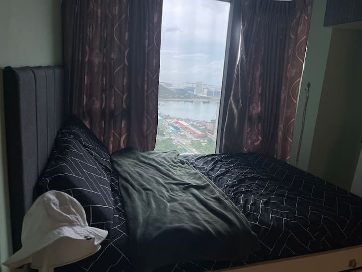 Queen Size Bed With Own Toilet (Early Check In) - Hong Kong