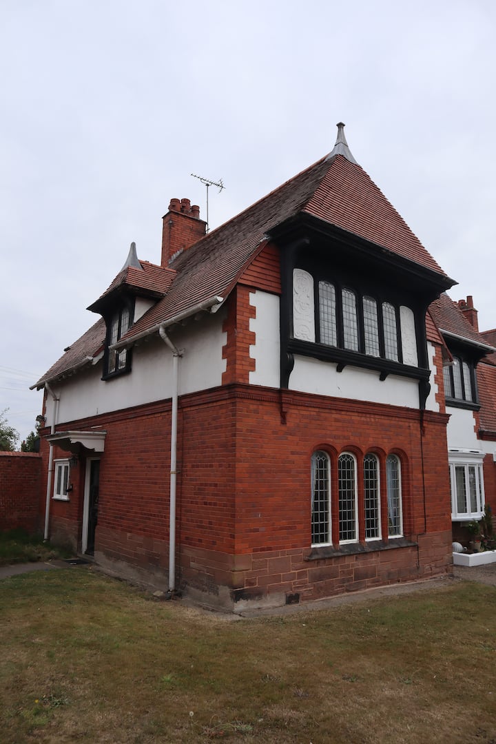 Beautiful House In Port Sunlight - Wirral