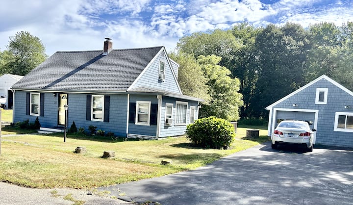 Cute Mystic Cape - 1 Mile From Downtown - Mystic, CT