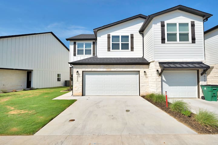 Townhome Near Tarleton! - Stephenville, TX