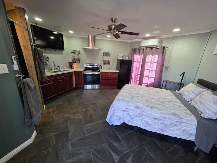 Convenient Tempe Studio - Tempe, AZ