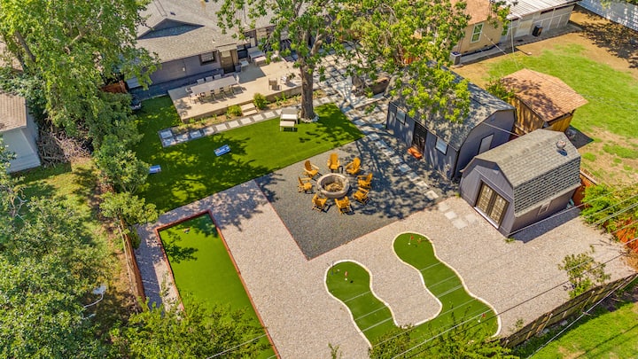 Game Day Oasis • Hottub | Pool Table | Mini Golf - Arlington, TX
