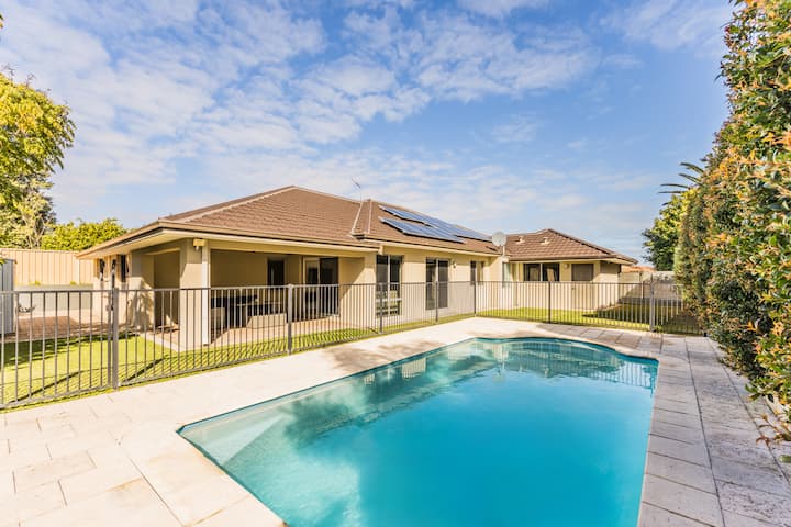 Relaxing Lakeside Stay - Perth