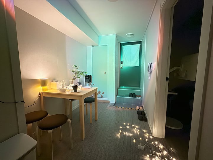 Rodem House 1)#홍대#연남#연희#신촌#명동#서울역#신축#모든ott가능
#무료주차 - Seoul