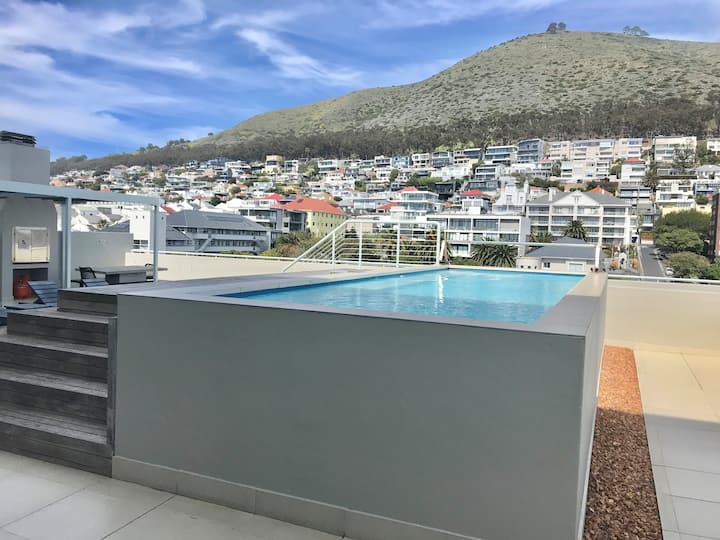 Chic And Tranquil Apartment In Vibrant Green Point - Claremont