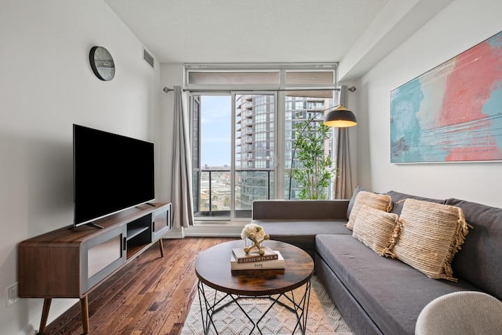 Sophisticated Stay With Waterfront View - Toronto