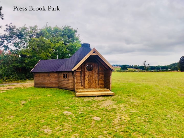 Cosy Cabin 3 - Queen's Park