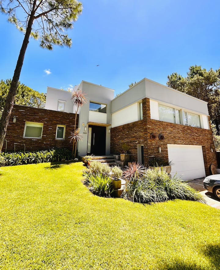 Hermosa Casa Con Pileta Y Parrilla - Pinamar