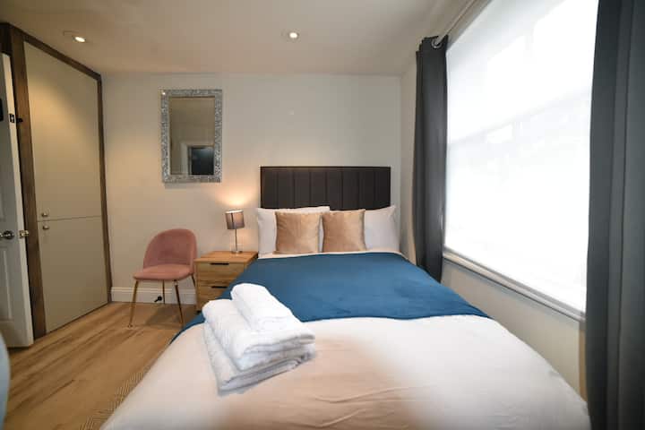 Batterseapk Autonomous Private Ensuite Mini Home - London