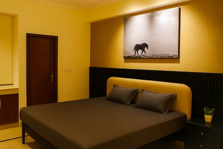 Premium : 2bhk In Delhi | Byob Airbnb | Chill Vibe - New Delhi Indira Gandhi Airport (DEL)
