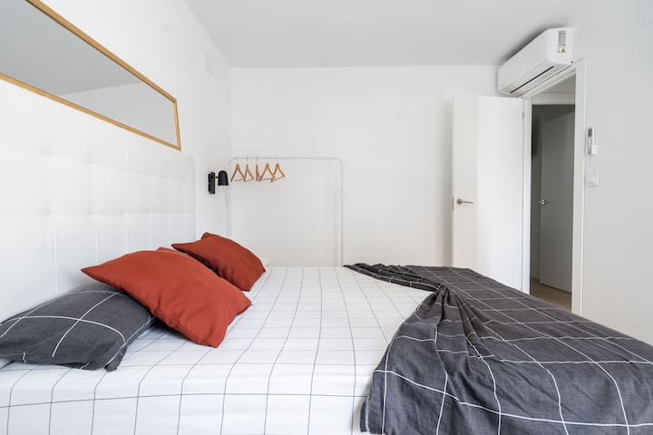 Habitación Moderna En Vlc - Valencia