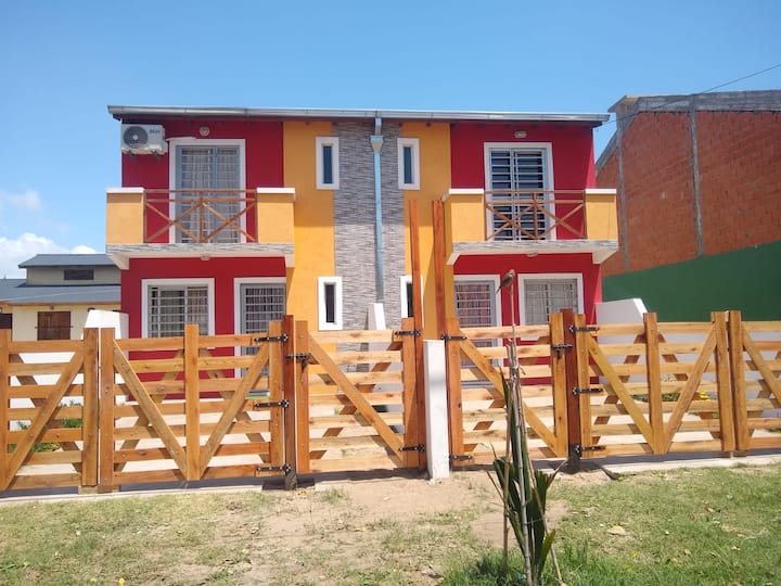 Hermosa Casa A Metros Del Mar. - Santa Teresita
