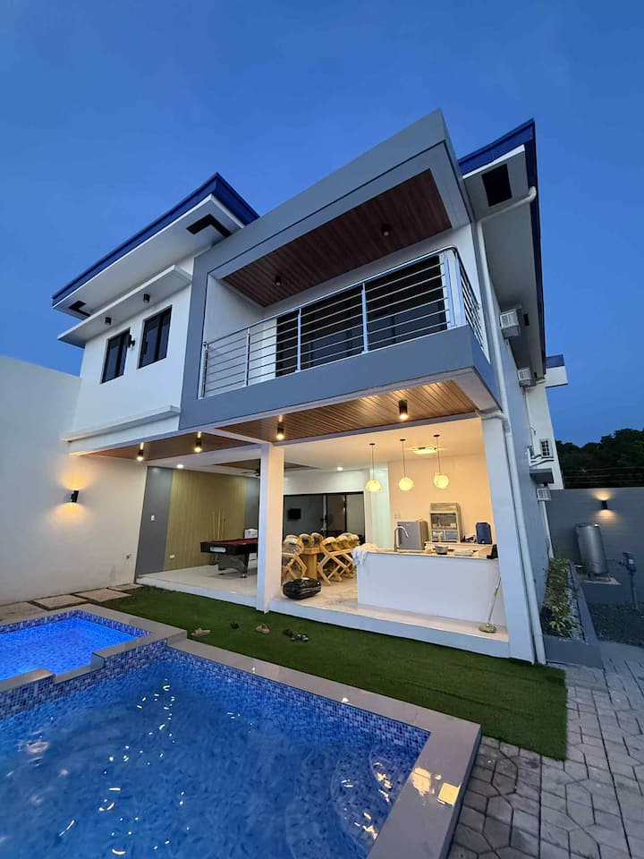 Private Villa In Tanza - 