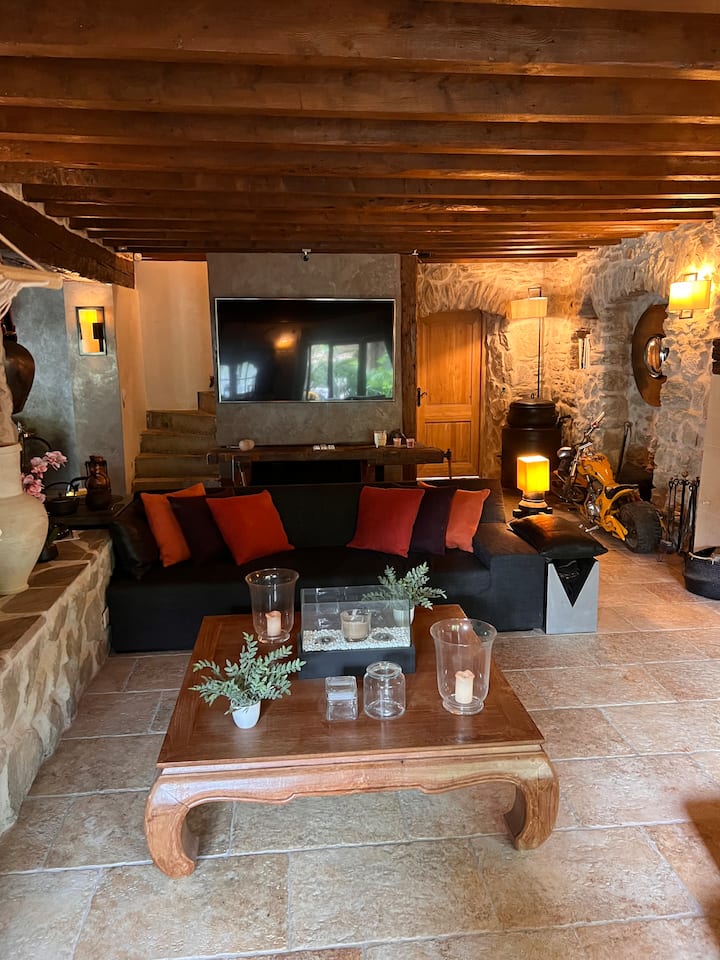 Maison Au Calme Avec Jacuzzi - Bellegarde-sur-Valserine