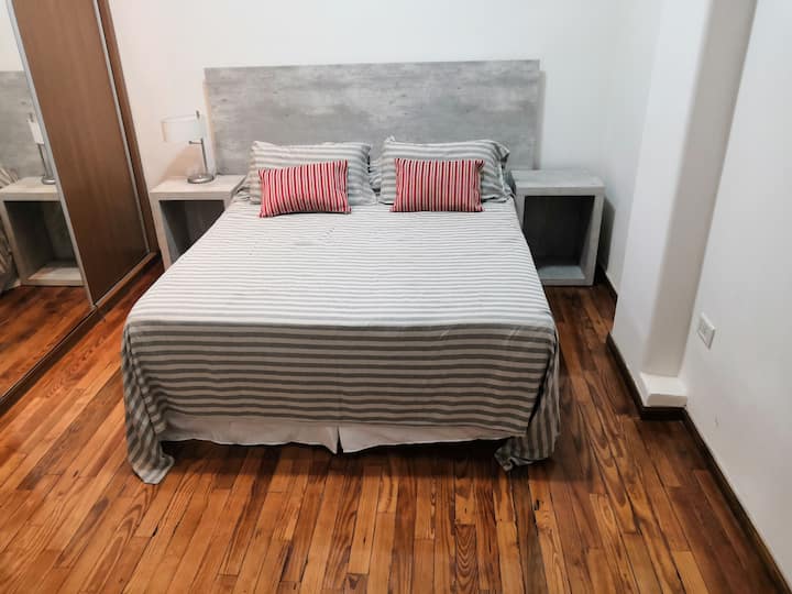 Casa Laprida Restaurada A Nuevo En Planta Baja - Rosario