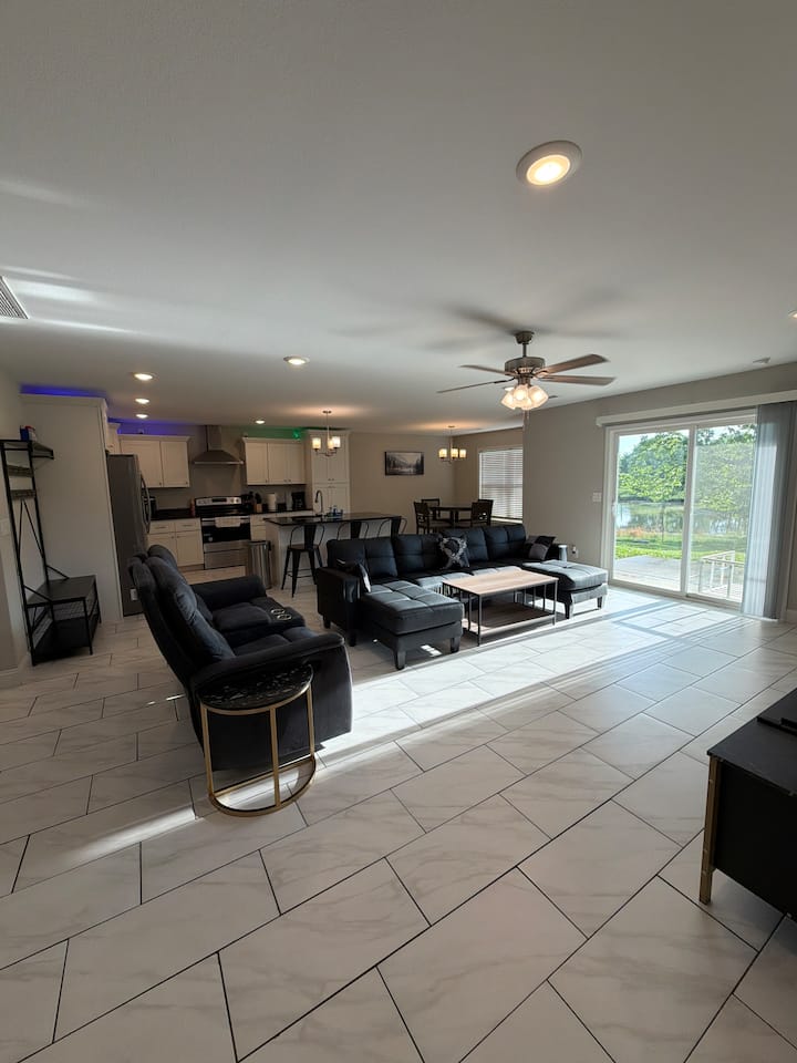 Clean Upscale Home Right Off Of I-55. - Cape Girardeau, MO
