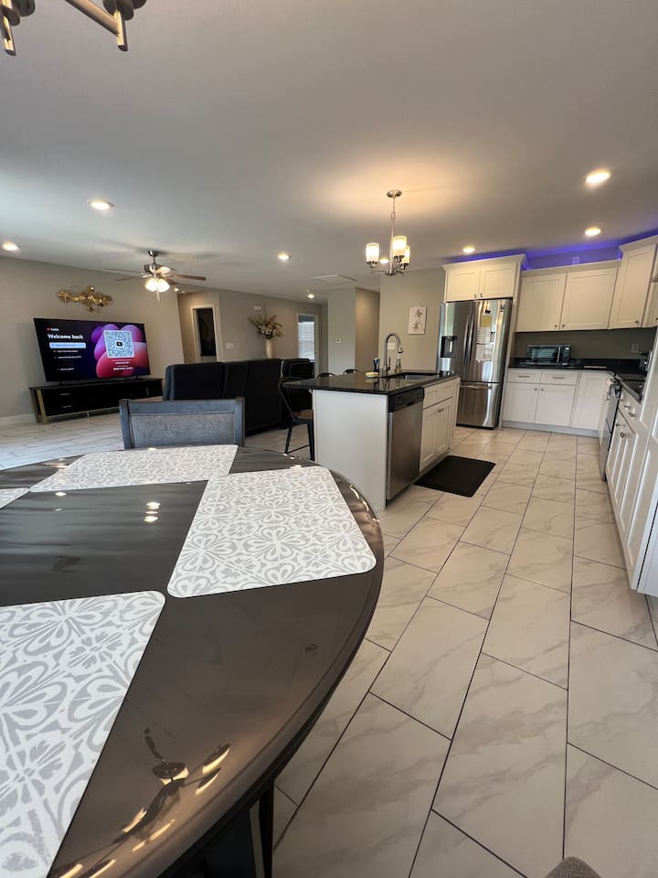 Clean Upscale Home Right Off Of I-55. - Cape Girardeau, MO