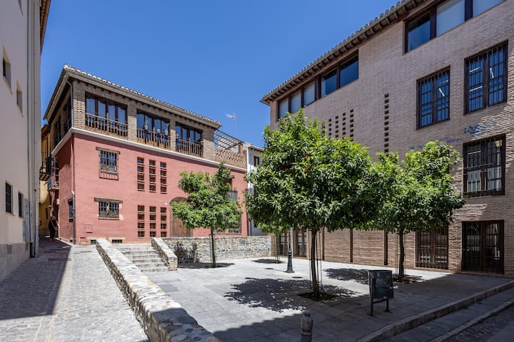 Charming Andalusian House - Free Parking - Granada