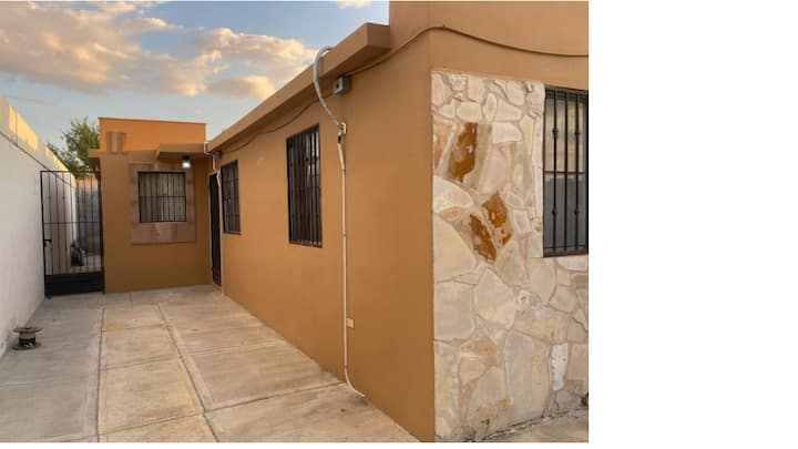 Casa Fresnos - Aeropuerto - Laredo, TX