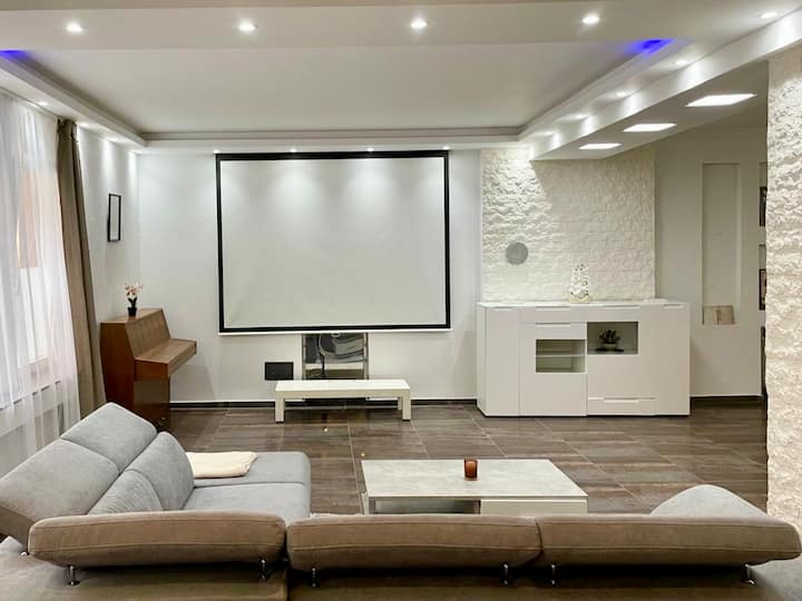 Spacious 130sqm Modern Apartment - Krefeld