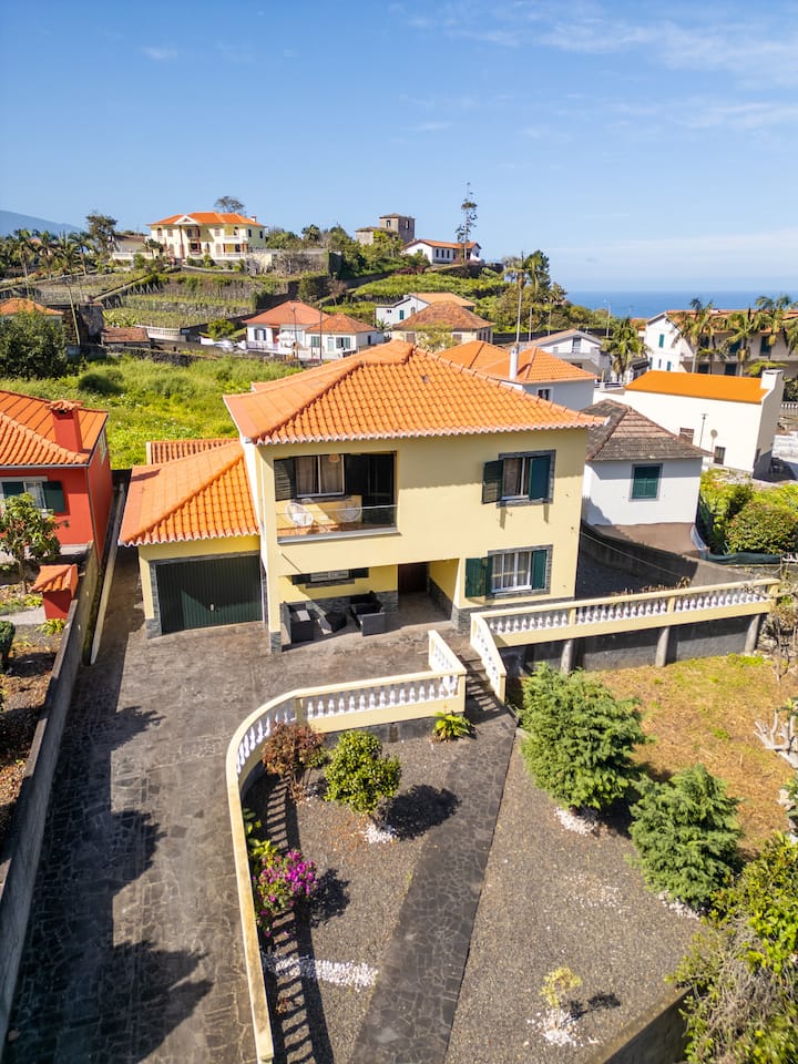 Villa Serrão, By Op - São Vicente