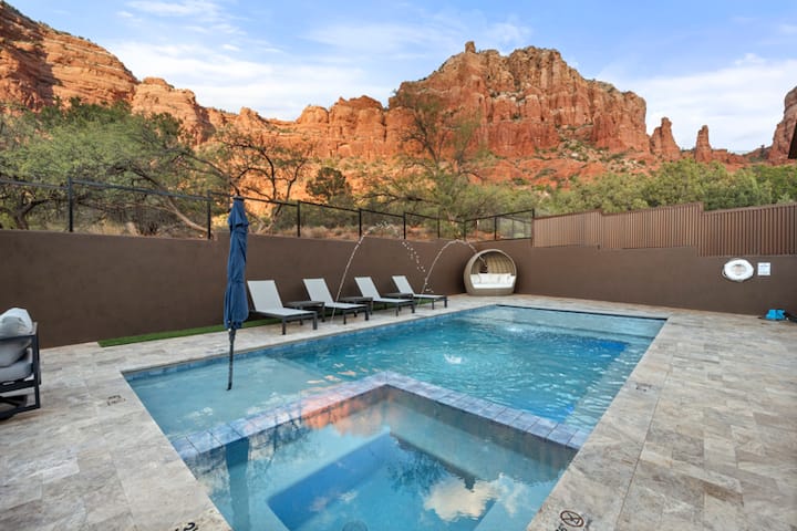 Luxe Chapel Home Heated Pool/spa, & Red Rock Views - United States