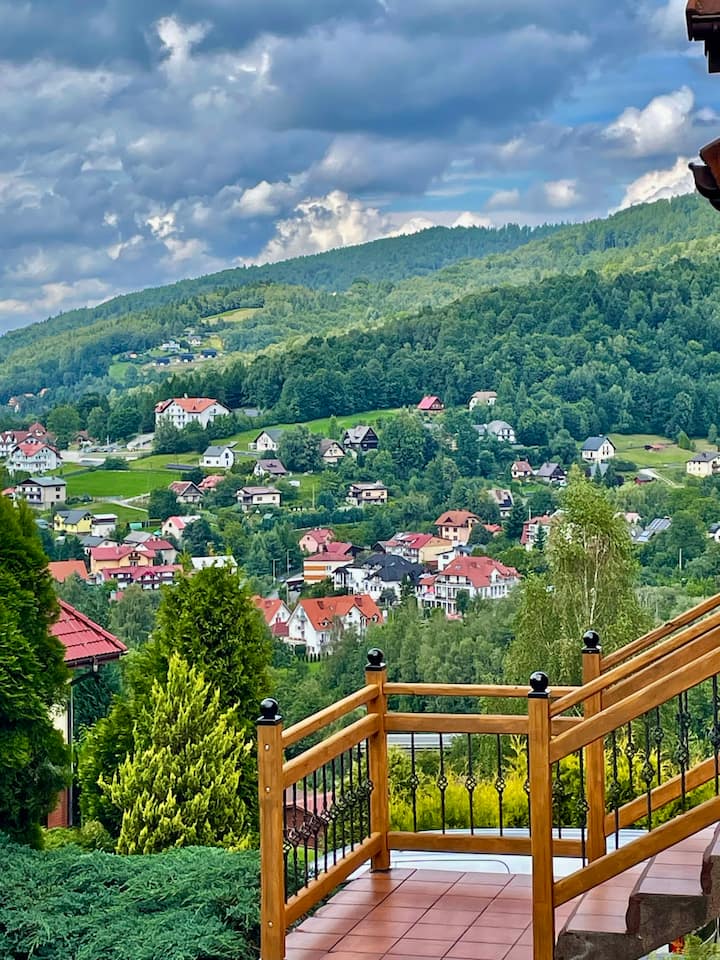 Dom Na Zboczu Góry - Ustroń