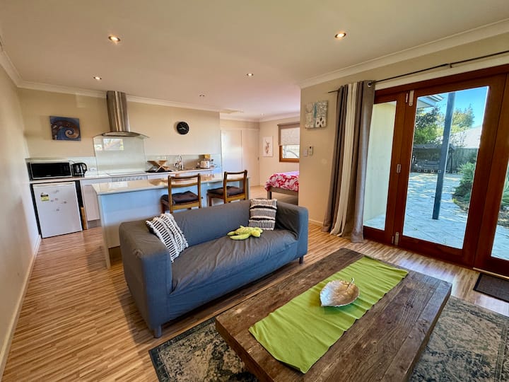 Charming Spacious Suite In Great Location! - Perth