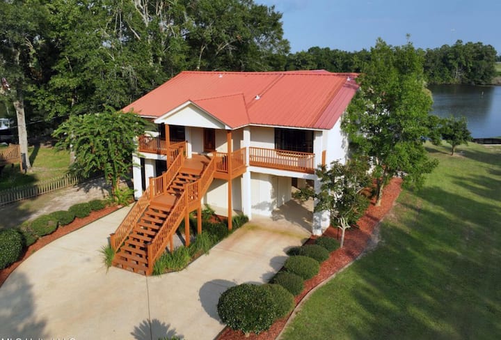 Riverhouse Relaxing - Biloxi, MS