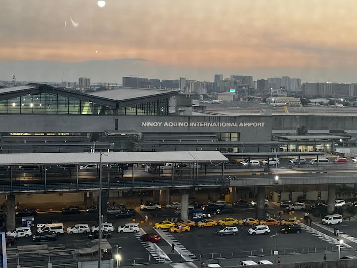 Staycation Across Naia T3 Manila 5 Min Walkable - Pasay