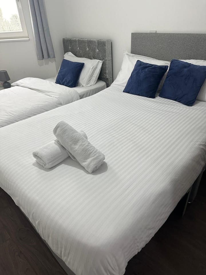 Sparkling One Bed Flat For Long Stays/hs2/parking - Solihull