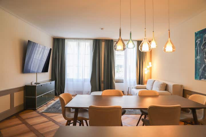 Charming Altstadt Apartment With Modern Touch - Berna