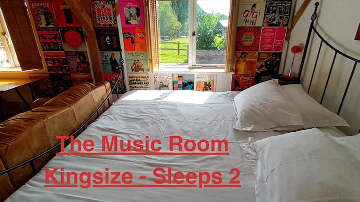 The Music Room - Oak Framed Barn - Godalming