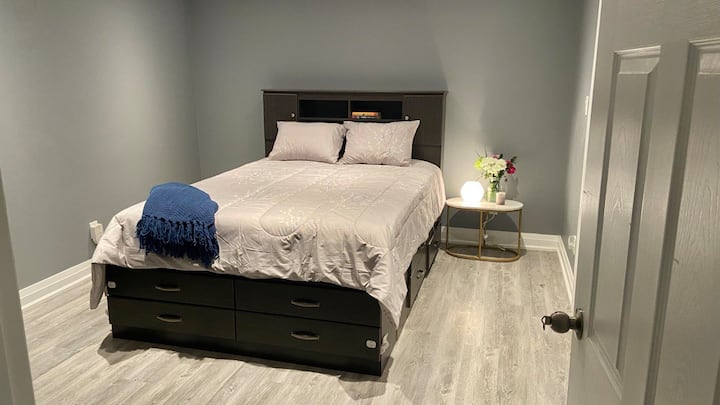 Basement Apartment In Oshawa - Oshawa