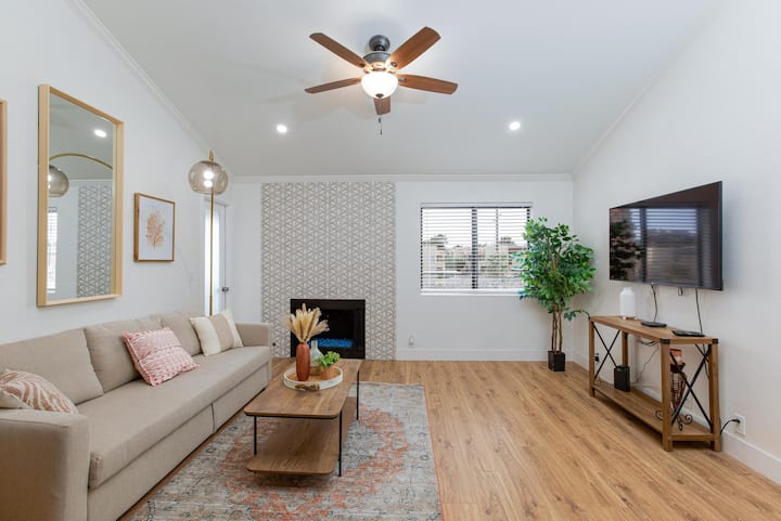 Minutes From Strip & Shopping, On 2nd Story - SeaQuest Las Vegas, Las Vegas