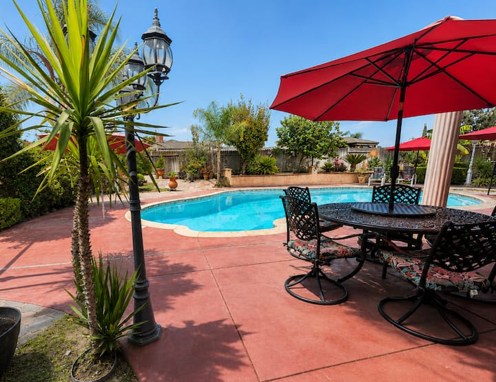 Casa Tropical. Pool, Spa, & Grill By Tht Luxury - Bakersfield, CA