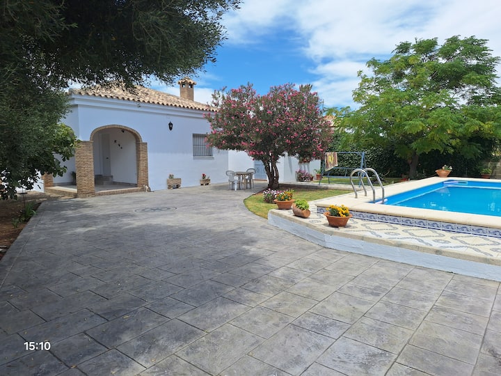 Chalet Con Piscina Privada - San Fernando, España