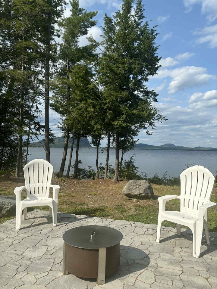 Moosehead Retreat*firepit*hot Tub*beach - Moosehead Lake, ME