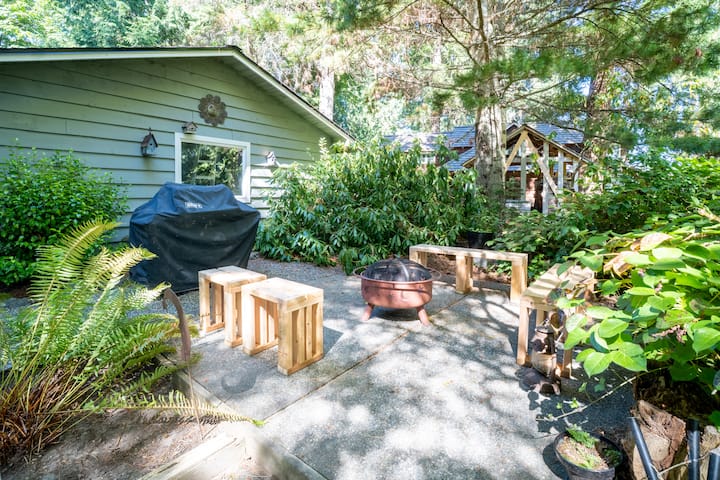 Quiet Bainbridge Retreat For 6 - Bainbridge Island, WA