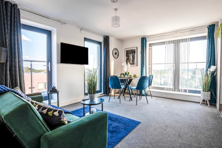 Cozy Flat Near Heathrow | Balcony + Free Parking - Uxbridge