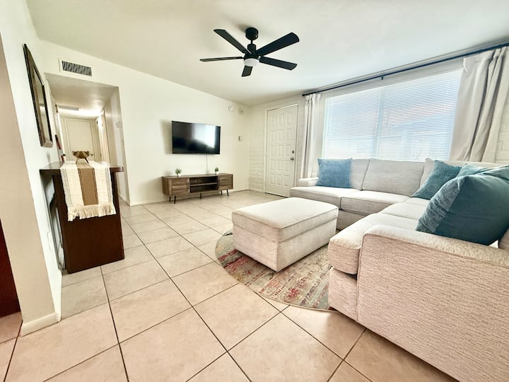 Cozy | 3bedrm | 2 Miles To Uofa & Dwntwn | Pool - Tucson, AZ