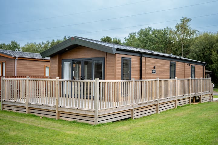 Blue Water- Water View Lodge - Carnforth