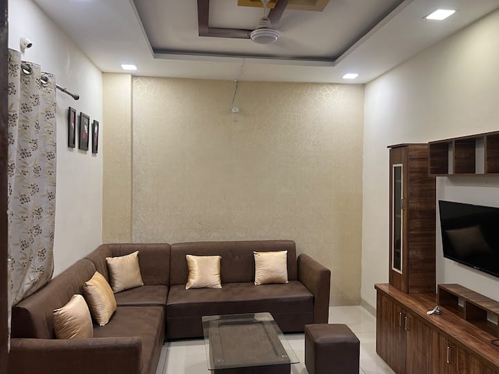 Comfortable 2bhk Flat In Indore - Indore