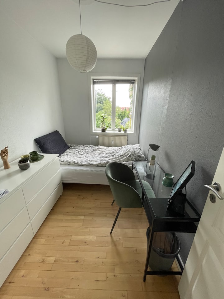 Lyst Værelse I Kbh. (Vanløse) - Copenhaguen