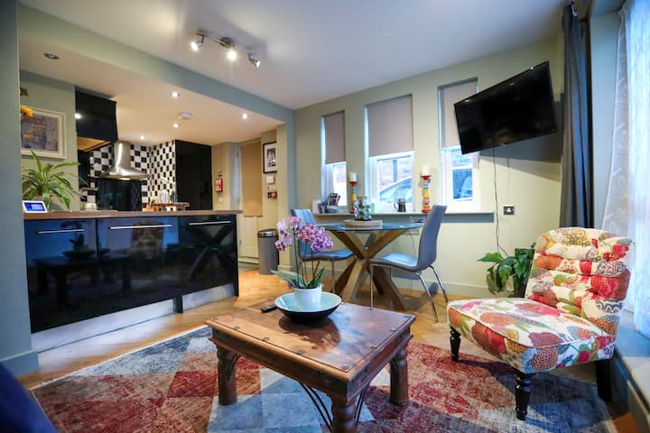 York Getaway Apt  | Super Central & Free Parking - York