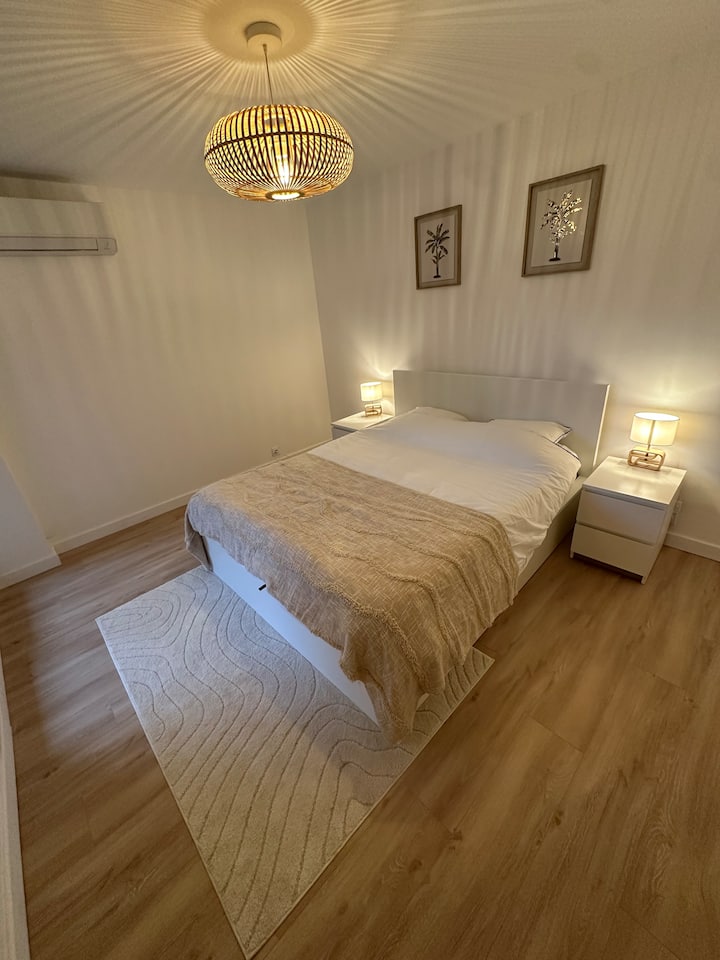 Charmant 2 Pièces Rénové, Au Centre De Tout ! - Nice