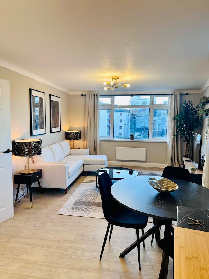 Premium Apartment, On The Barbican, Free Parking - Plymouth