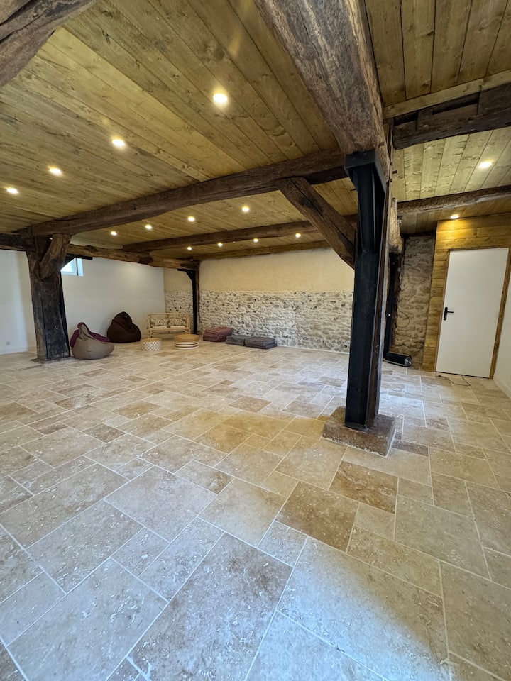 Jolie Salle Au Cœur Du Vexin - Les Andelys