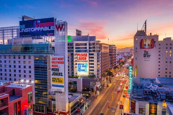 Beautiful Apt In Hollywood Blvd - Beverly Hills, CA